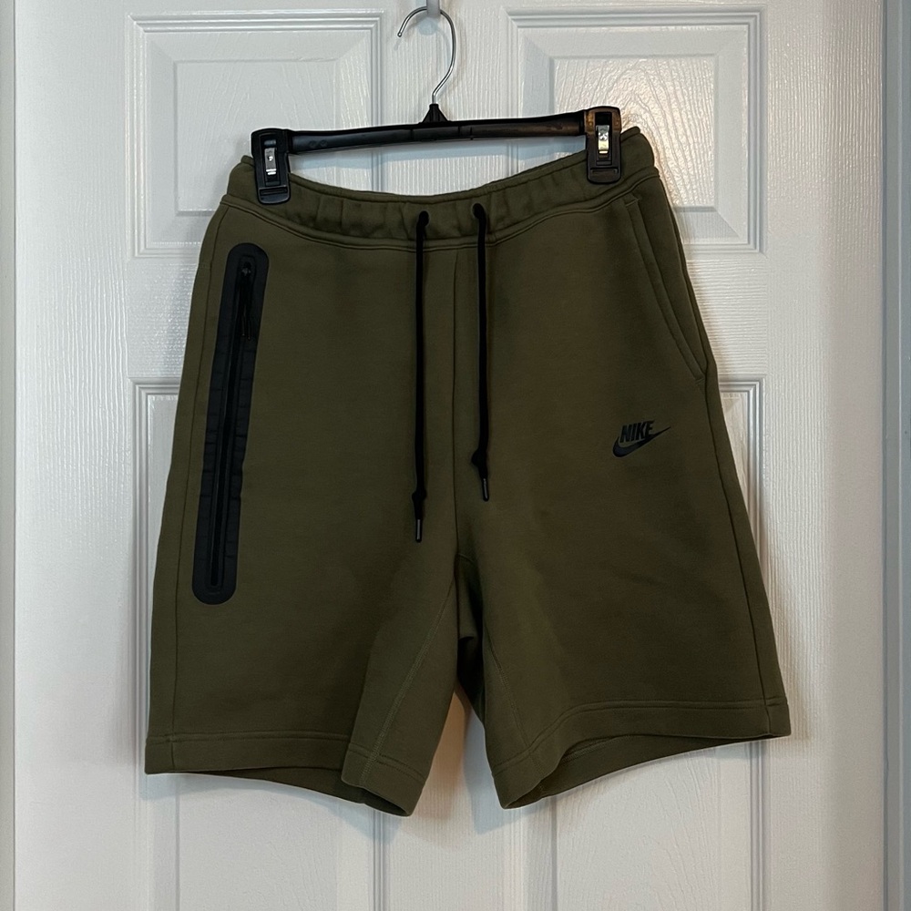 Men’s Nike Tech Shorts - Gem